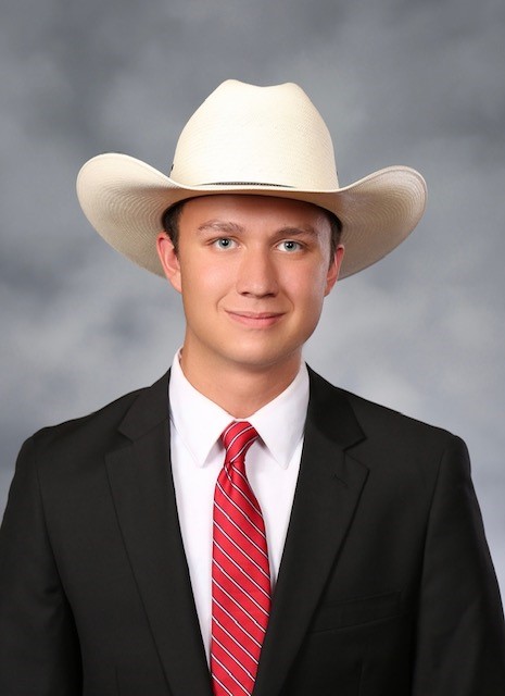 Marshall native becomes Minnesota’s youngest auctioneer – Marshall Radio